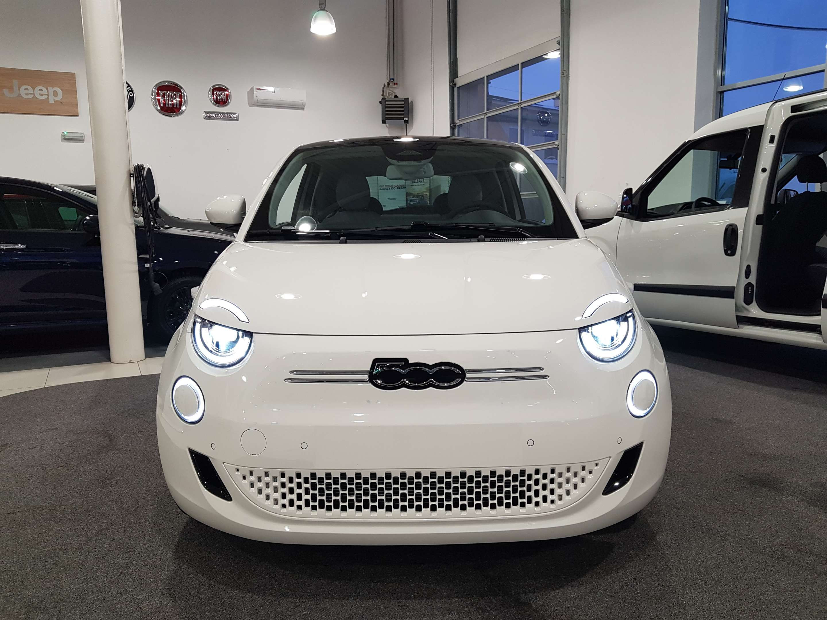 Fiat 500 BEV Hatchback BEV 118 KM Icon - Samochód dostępny u dealera ...