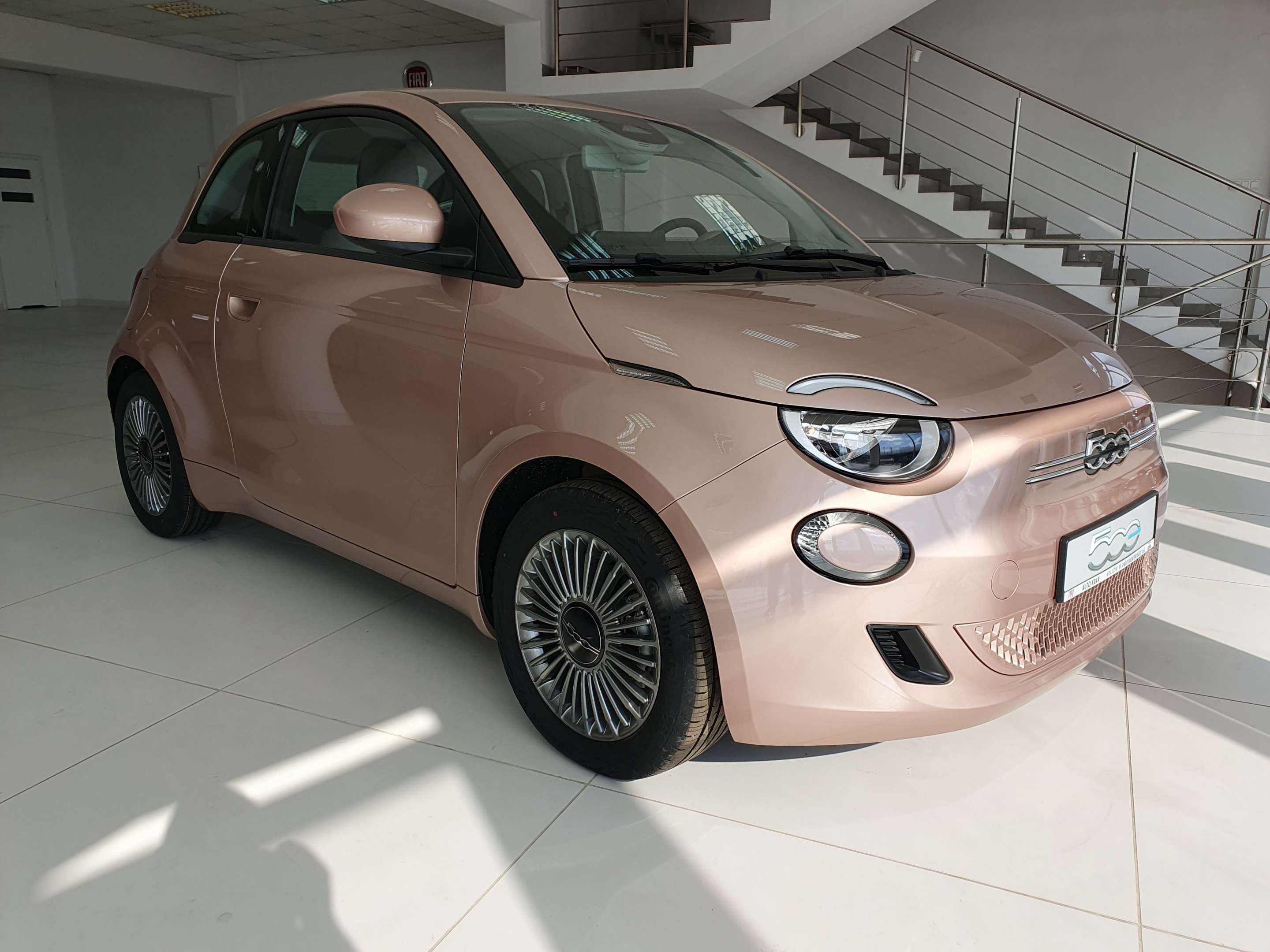 Fiat 500 BEV HATCHBACK BEV 118 KM Icon - Samochód dostępny u dealera ...