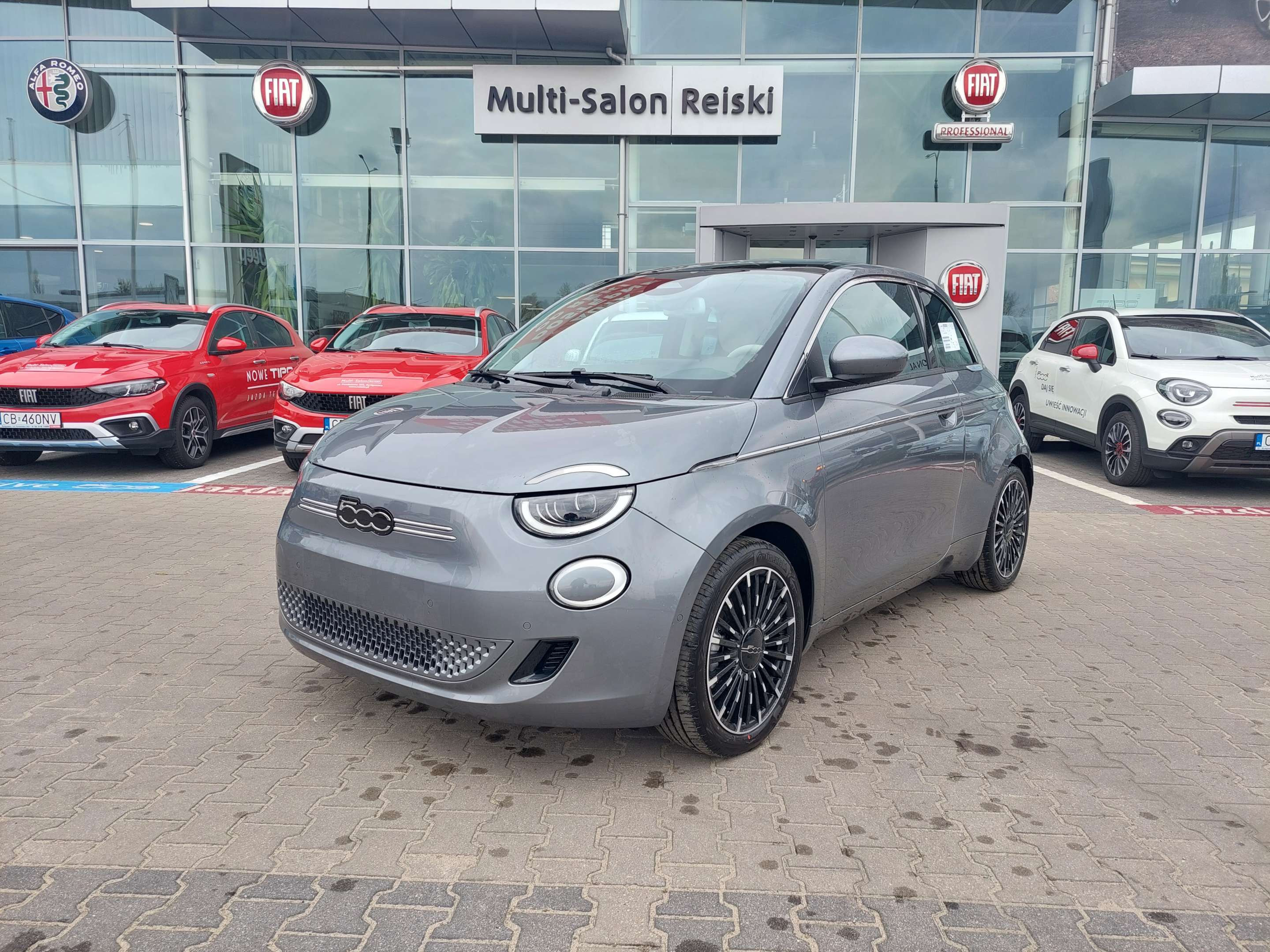 Fiat 500 BEV 3+1 BEV 118 KM La Prima by Bocelli - Samochód dostępny u ...