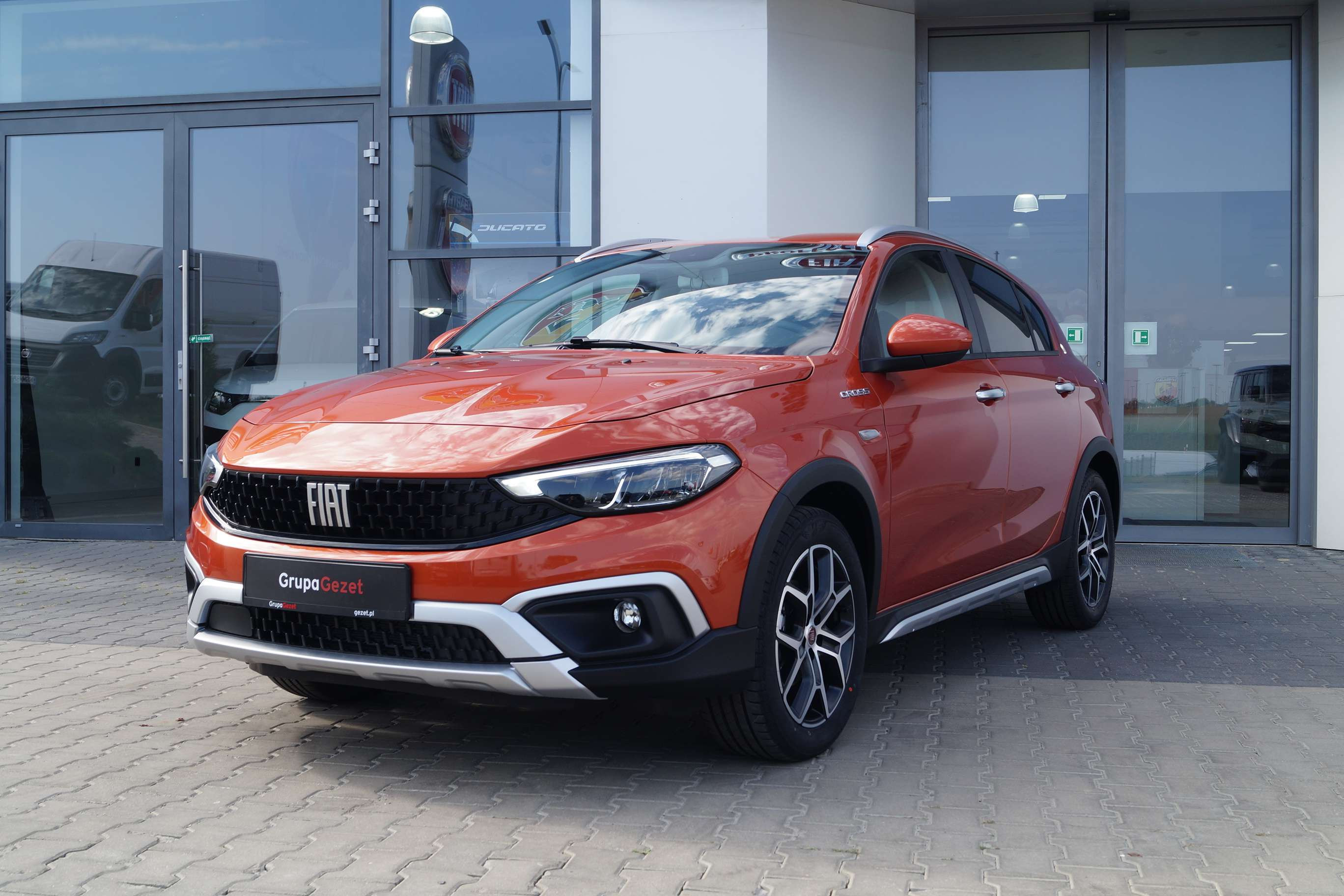 Fiat Tipo Hatchback Seria 3 1.0 100 KM Cross - Samochód dostępny u ...