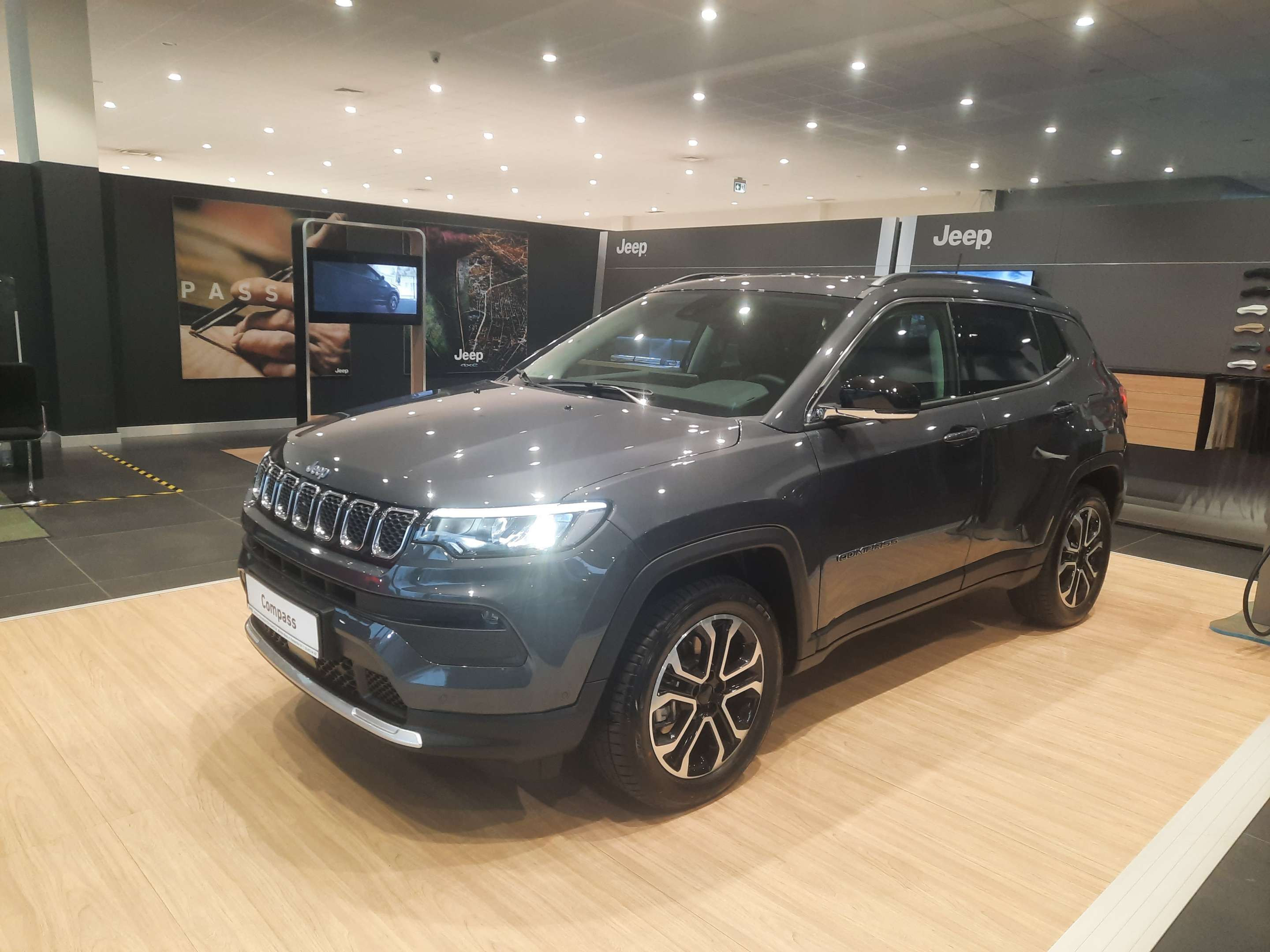 Jeep COMPASS PHEV MY21 LIMITED 1.3 T4 Plug-In Hybrid 240KM AT6 4xe ...